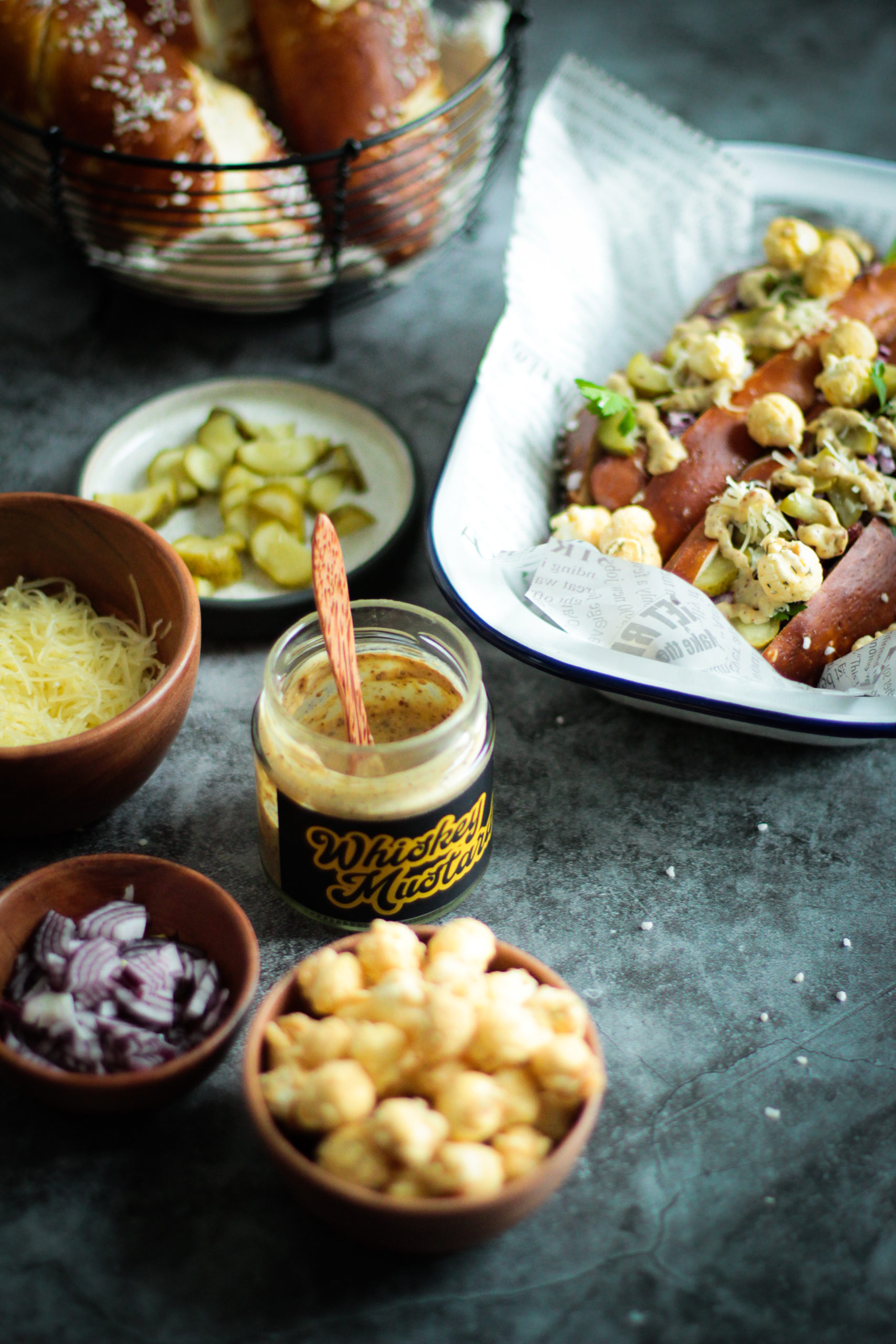 Hot Dogs met popcorn en zelfgemaakte Hot Dog broodjes