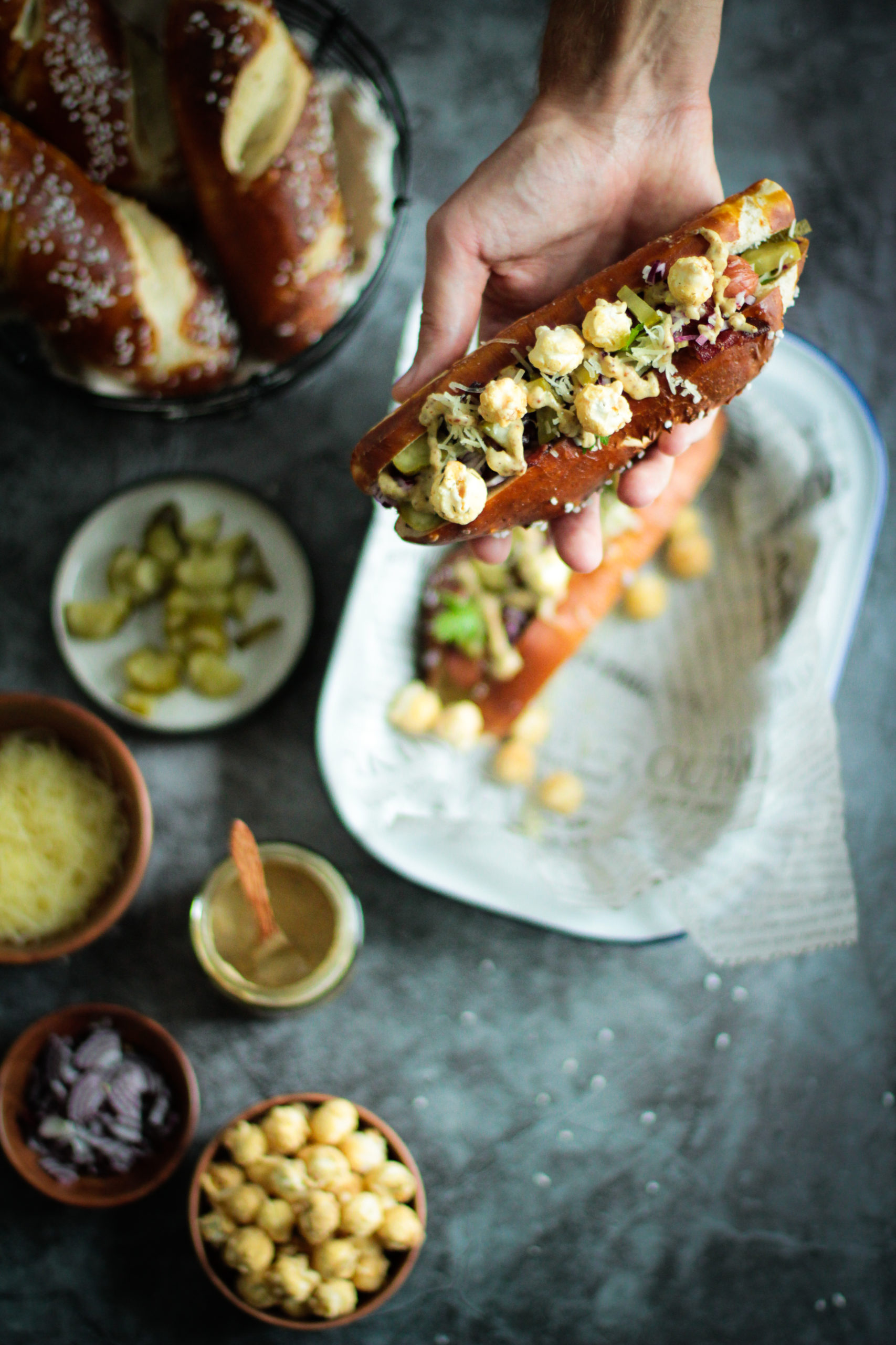 Hot Dogs met popcorn en zelfgemaakte Hot Dog broodjes